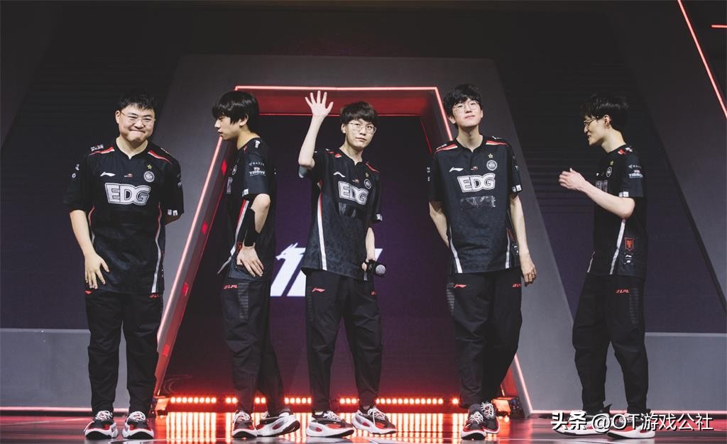 RNG老隊員s14有望同隊，知情人聽到風聲，想要克制有烏茲的EDG？ - 頭條匯