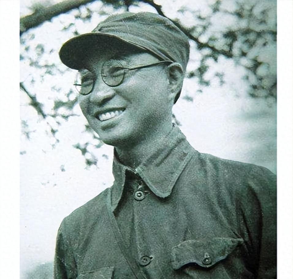 In 1957, Chen Geng brought a young man to meet Peng Dehuai: Whose son ...