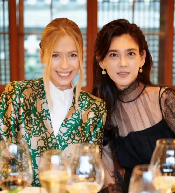 Samsung princess Li Fuzhen shines at the dinner party! The tulle black ...