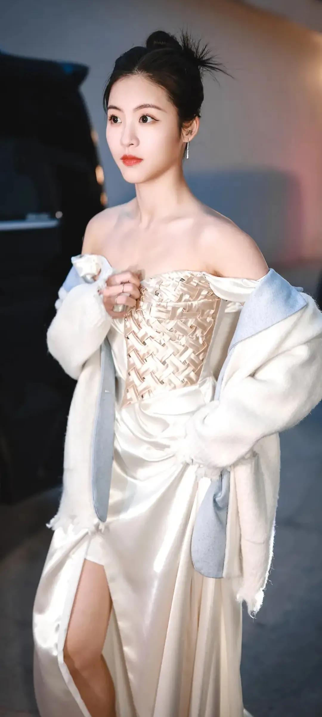 Celebrity Beauty - Issue 153 Sun Rui - iNEWS