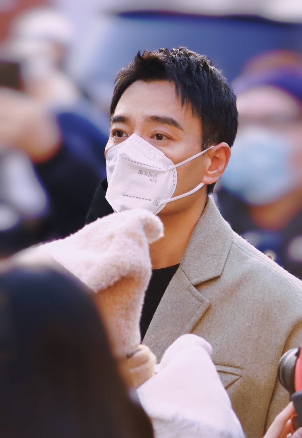 Li Guangjie appeared in the Spring Festival Gala row, with low-key ...