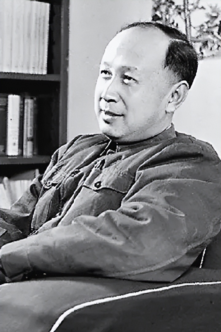 Qian Xuesen went to the hospital to see a doctor in his later years ...