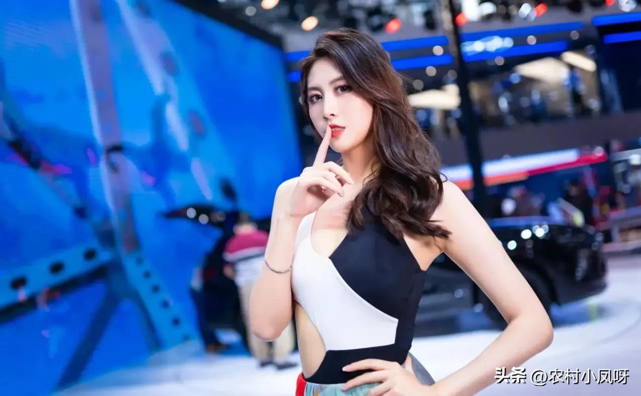 Ye Kaiwei, the most beautiful car model - iNEWS