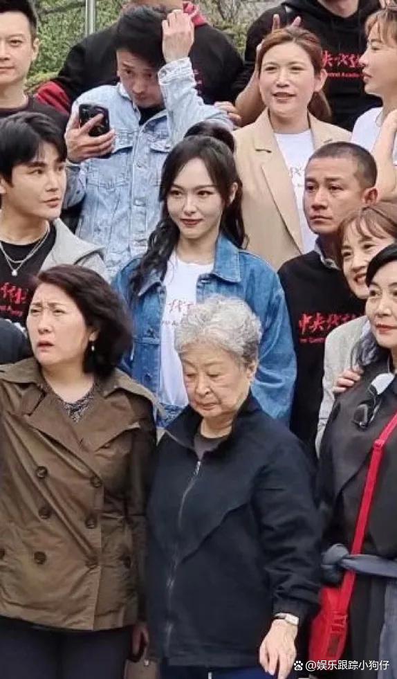 Article Tang Yan participated in the class reunion, the recent photos ...