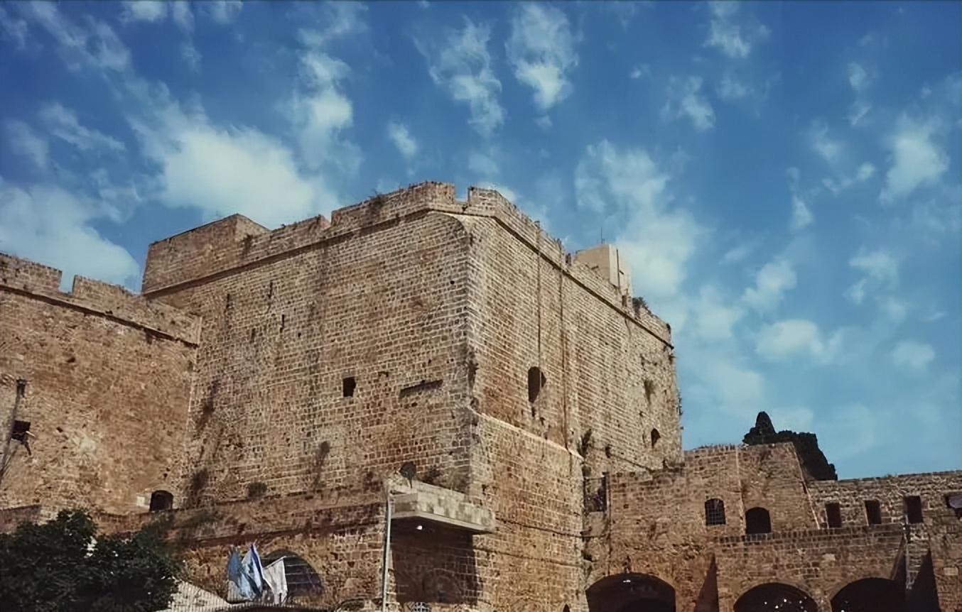 The ancient city of Acre, Israel, carries the civilization of the ...