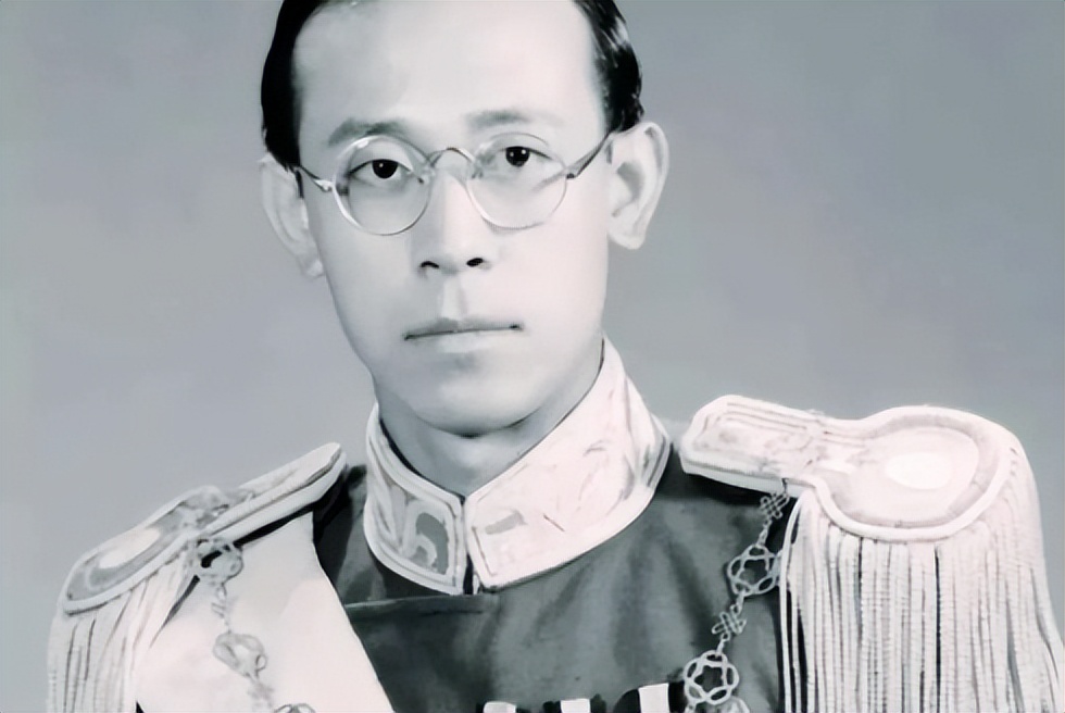 The Life of Puyi, China's Last Emperor - iNEWS