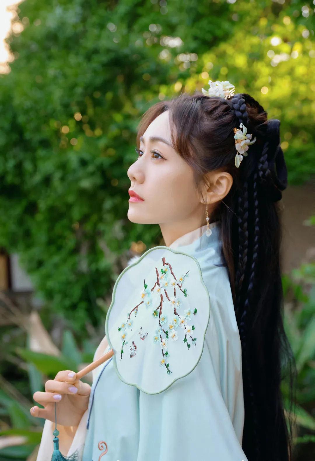 She is bright, cute and sweet: Liu Yun - iNEWS