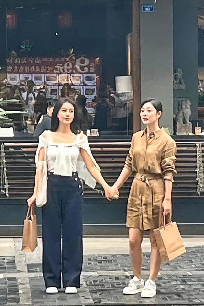 Good condition! 43-year-old Gao Yuanyuan and 34-year-old Wang Zhener ...