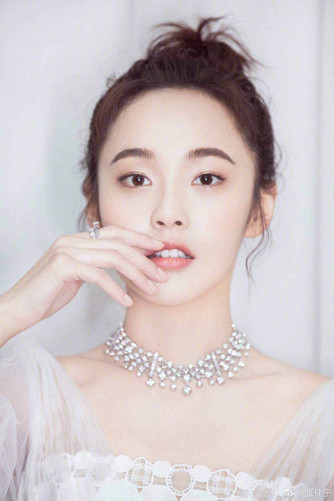 Zhang Jianing, beautiful and cute - iNEWS