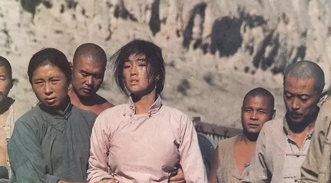 Famous actor Teng Rujun died at the age of 77. He starred with Gong Li ...