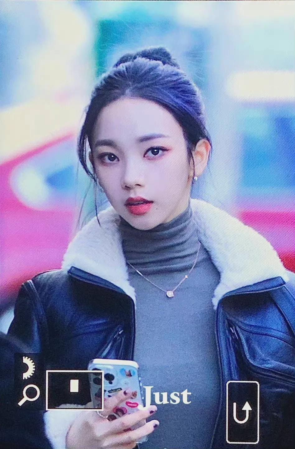 Liu Zhimin, a snake beauty, is completely eye-catching - iNEWS