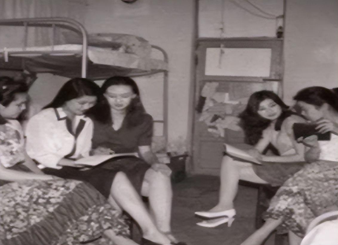 17 women were brutally gang-raped, and 8 partners massacred 27 people ...