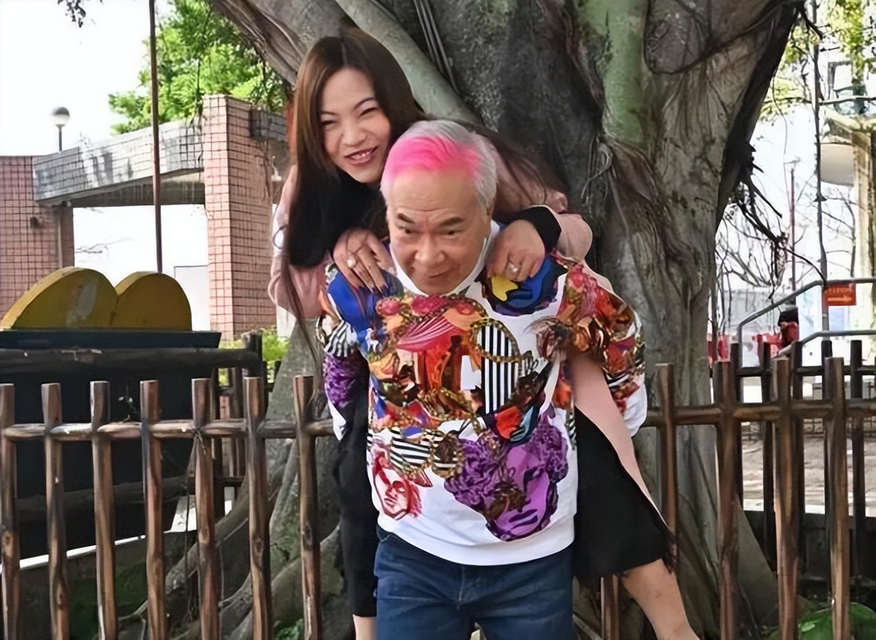 bless! 72-year-old Li Longji married his 36-year-old girlfriend ...