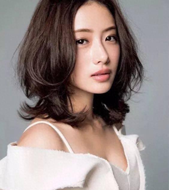 Japanese girl! 36-year-old Satomi Ishihara is so sweet and cute that ...