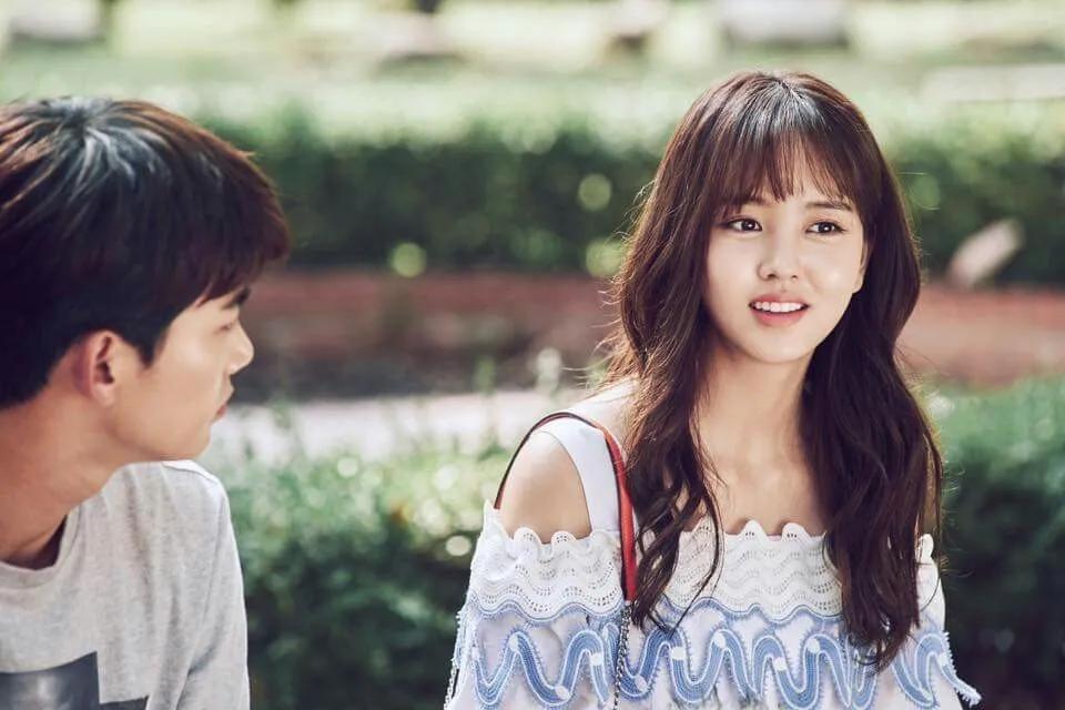 The ghost exorcist boy meets a ghost girl, and he can't get rid of it ...