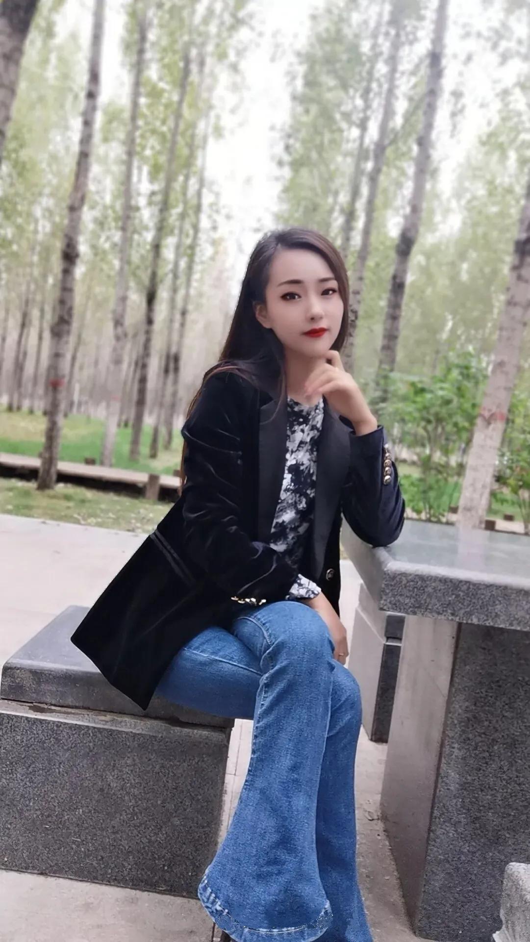 Slender body, perfect face, outstanding appearance - iMedia