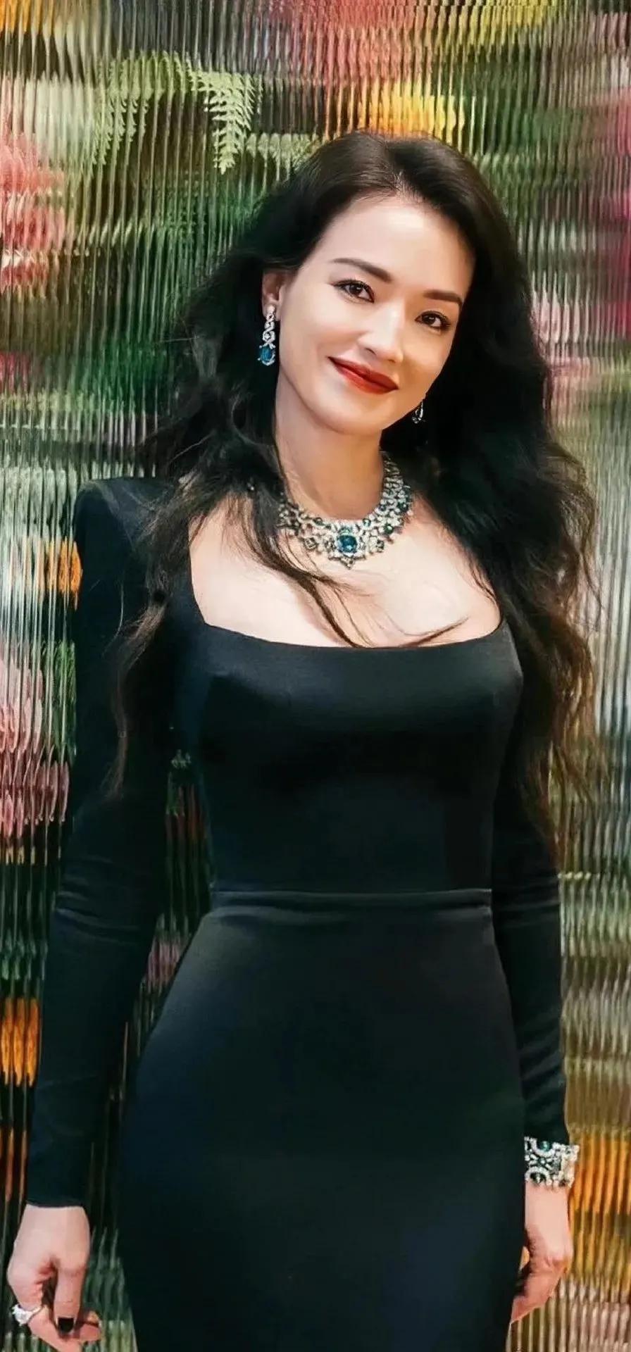 Appreciation of Celebrity Pictures - Shu Qi with a unique style - iNEWS