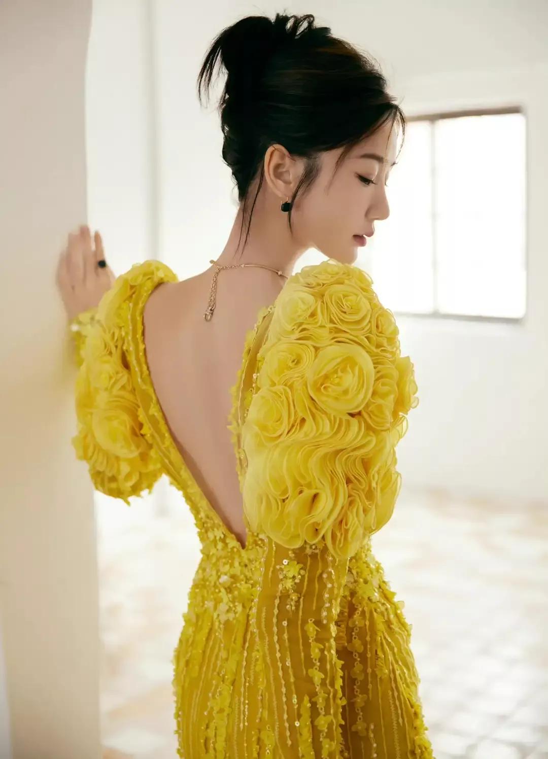 #Mao Xiaotong#Attended the National Drama Festival, the shape is too ...