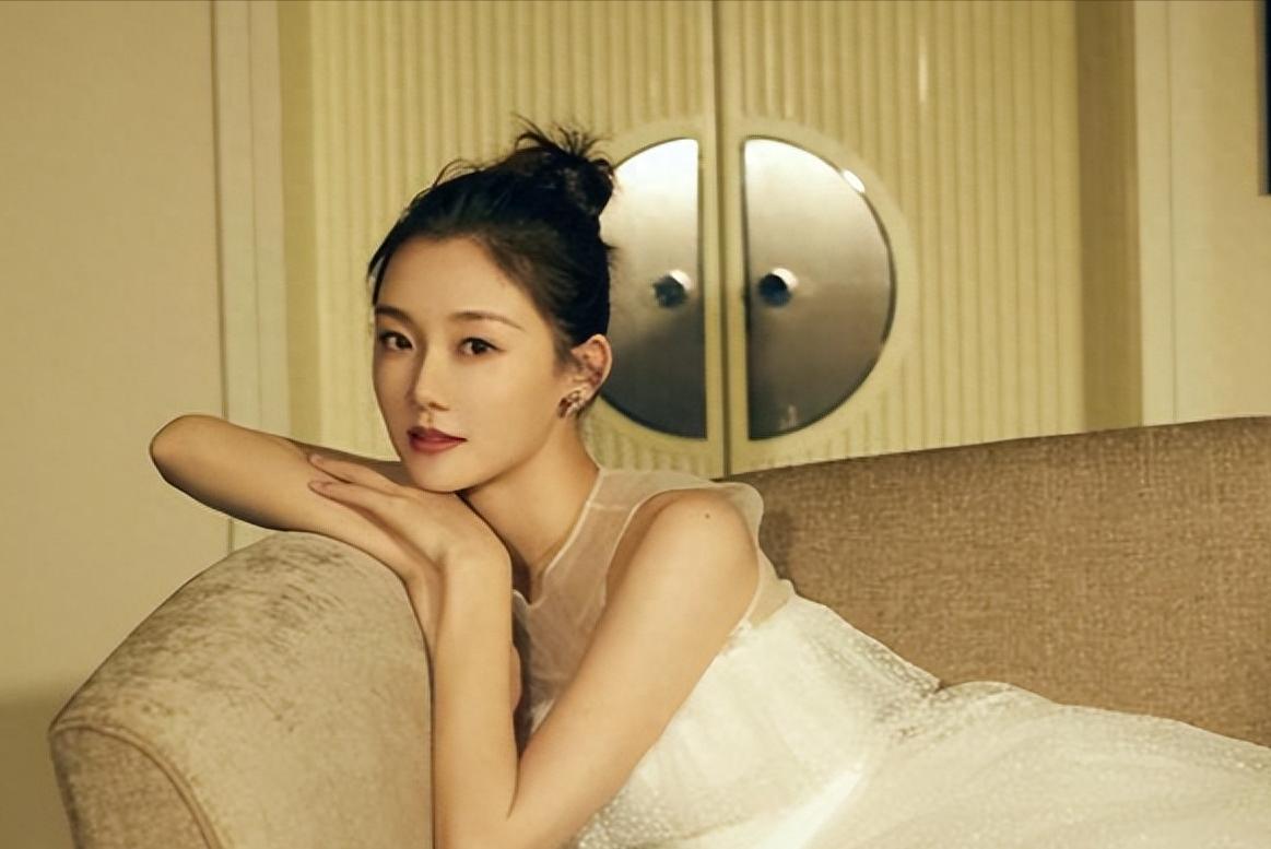 Feng Xiaogang said bluntly: She is too good at pretending, she will never be popular, let alone ...