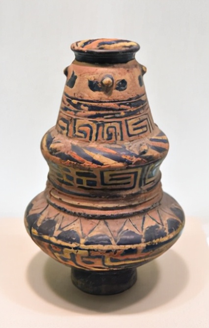 "Alien-shaped jar" unearthed at the Damatzi site, experts say it has ...