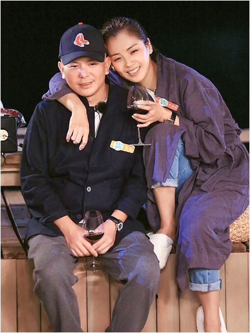 Liu Tao posted a family portrait! The son is handsome like his mother ...