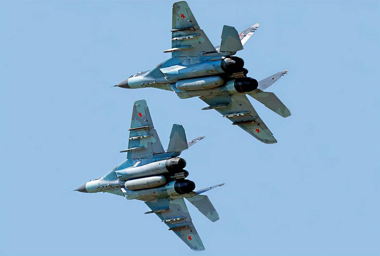 Fucking the same room, Maozi pilots in Africa, Su 27 VS MiG 29 - iNEWS