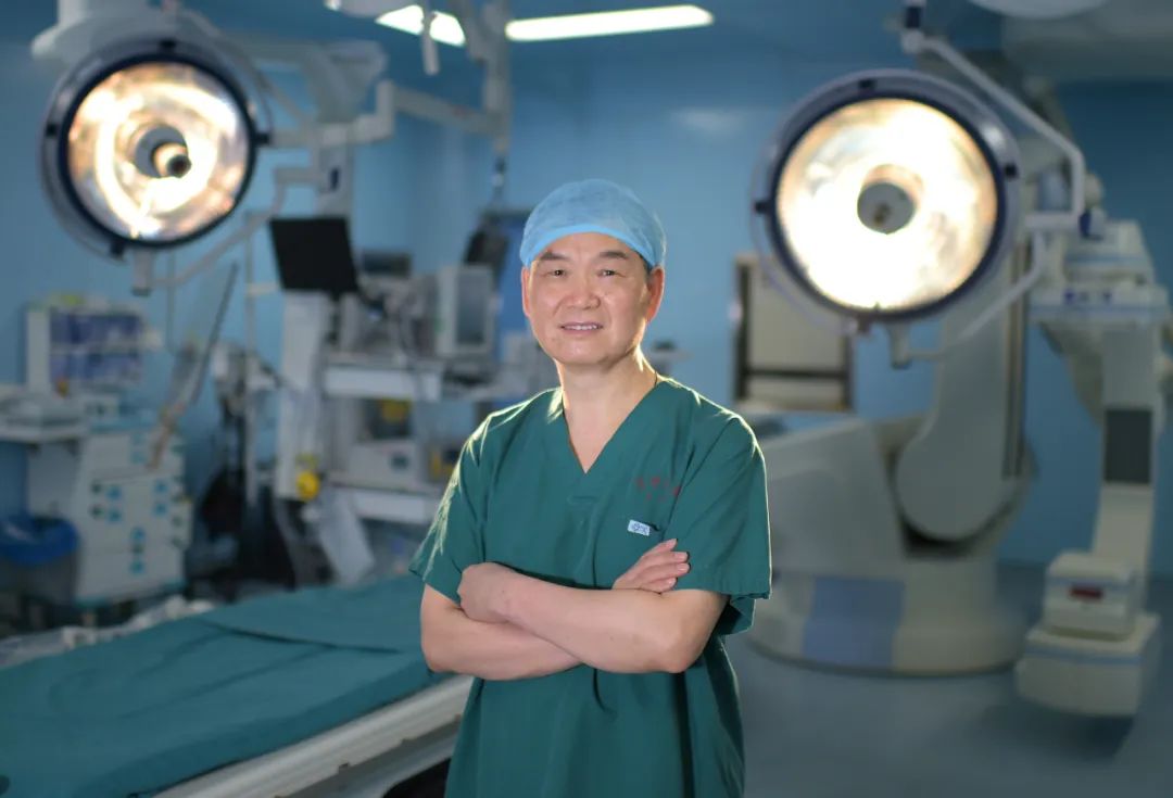 This academician is known as the "knife-tip dancer"! - iNEWS