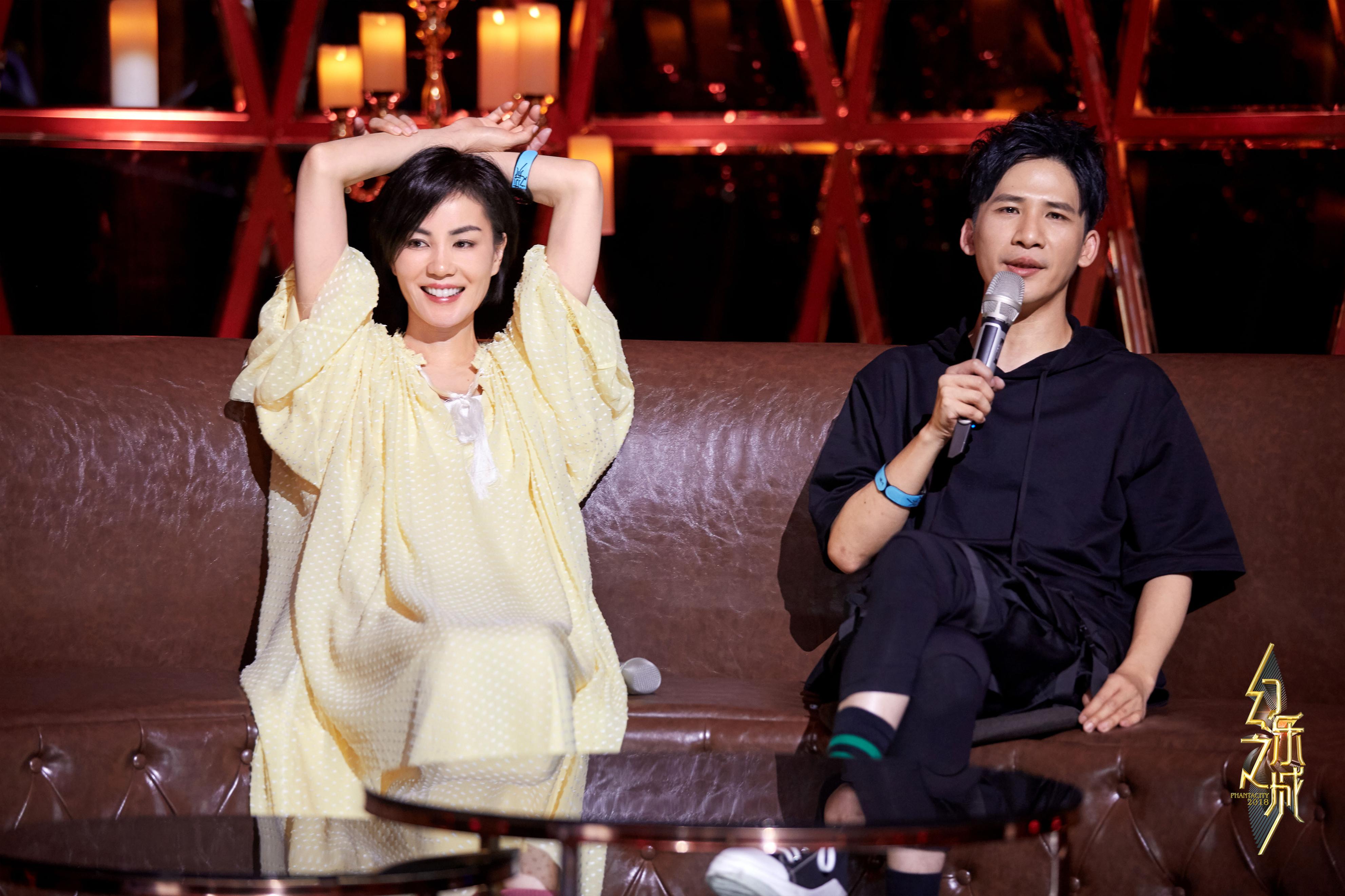 He married Dou Ying, loved Xu Jinglei, lost Gao Yuanyuan and Karen Mok ...