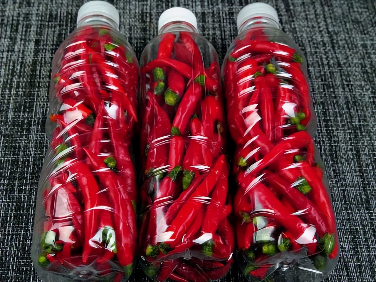 Put the millet pepper into a water bottle. I didn't expect it to be so ...