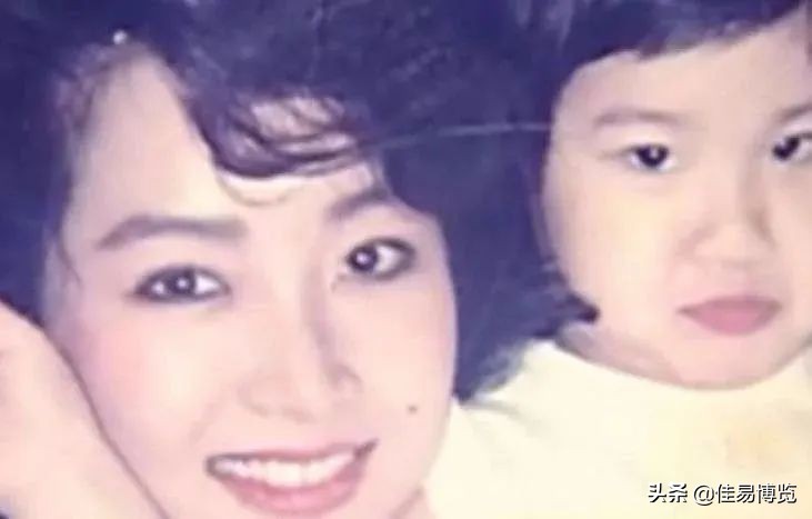 Tian Niu: Marrying Ye Conghao in a flash, with blood and tears; holding ...