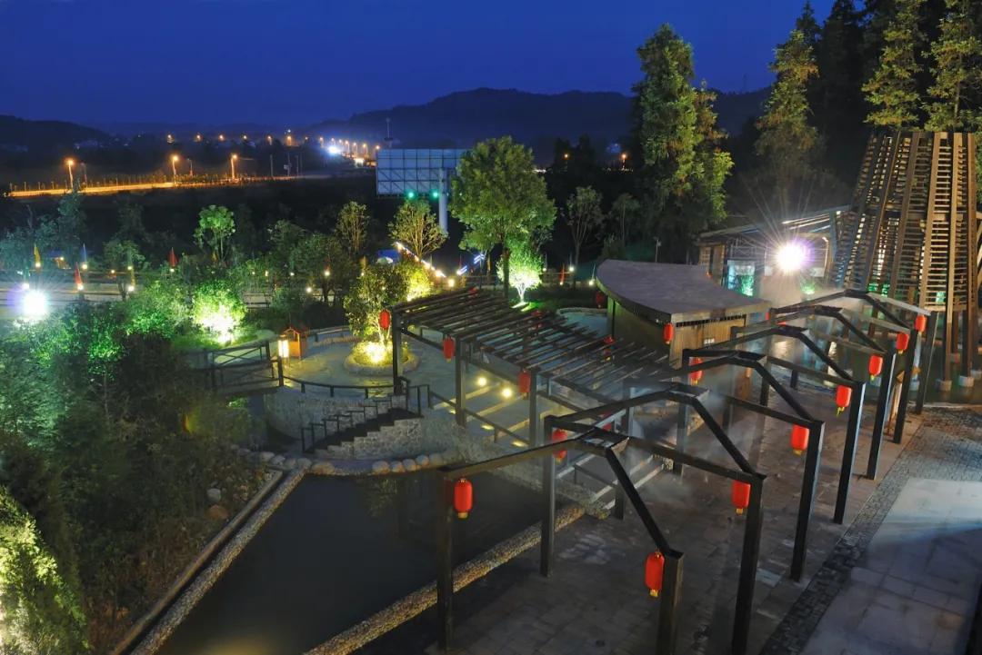 It's cold, so take a hot spring?How many hot springs have you been to ...