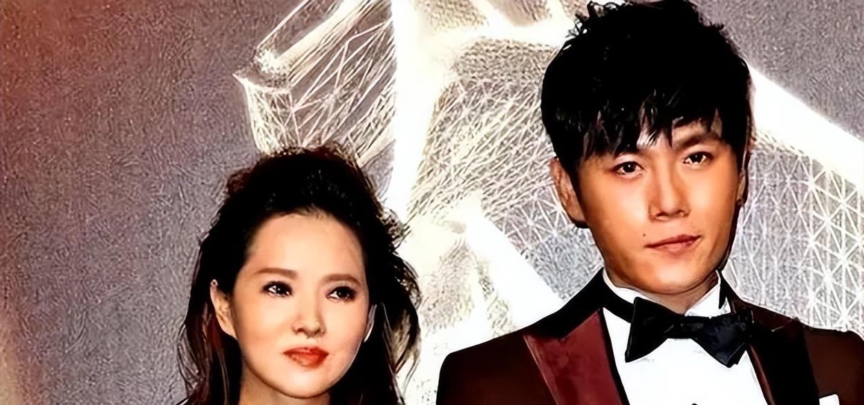 Changes in marriage exposed! Yi Nengjing's post late at night is heartbreaking, and Qin Hao's ...