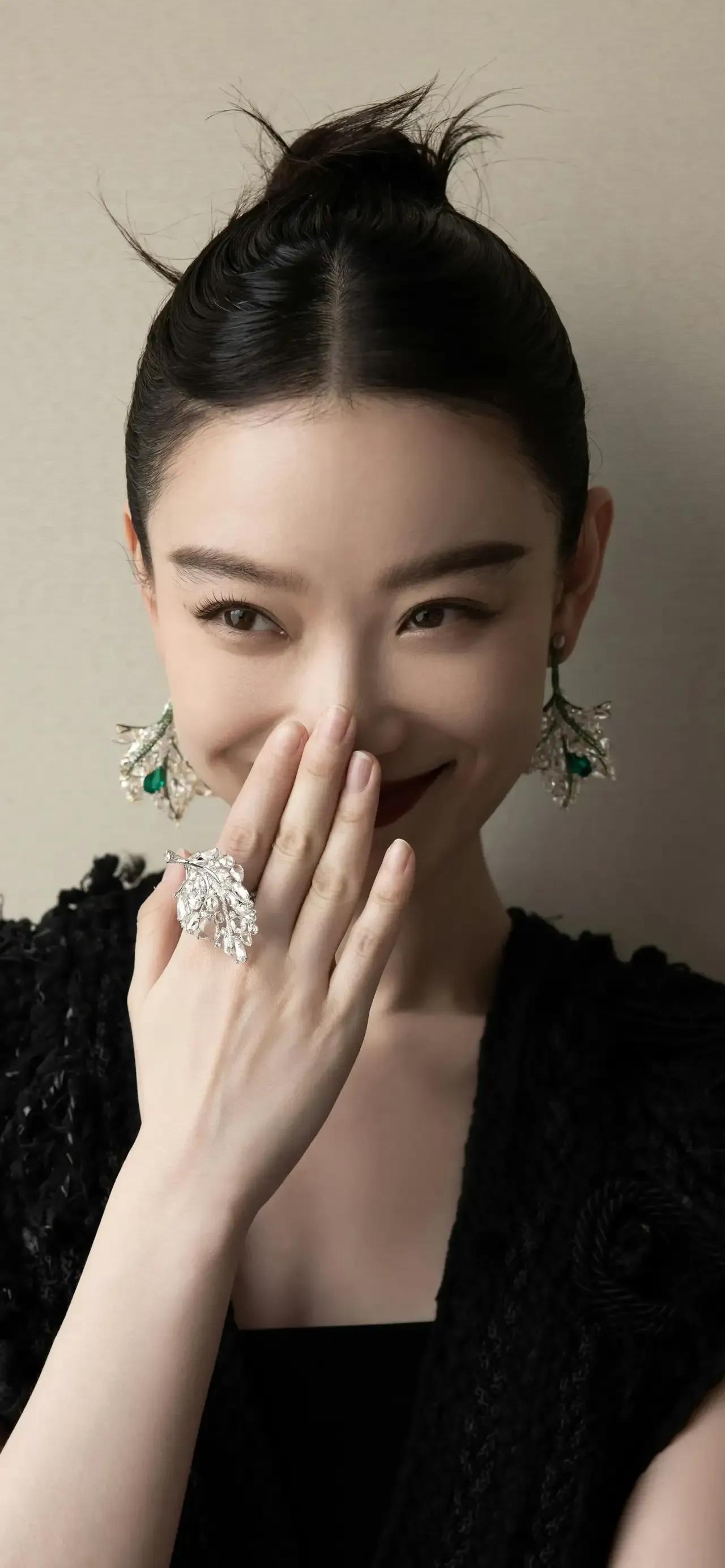 Celebrity Pictures - Issue 138 Ni Ni - iNEWS