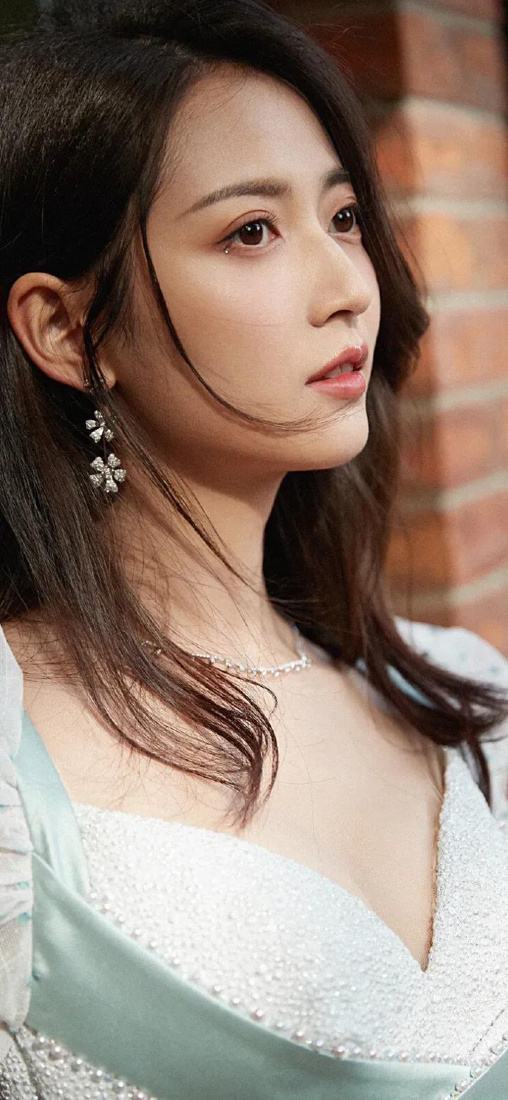 The amazing Chen Yuqi - iMedia