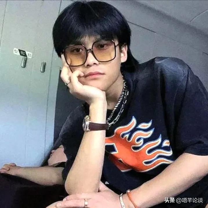 Brother Xiao Yang wants to cooperate with director Wang Jing to make a ...