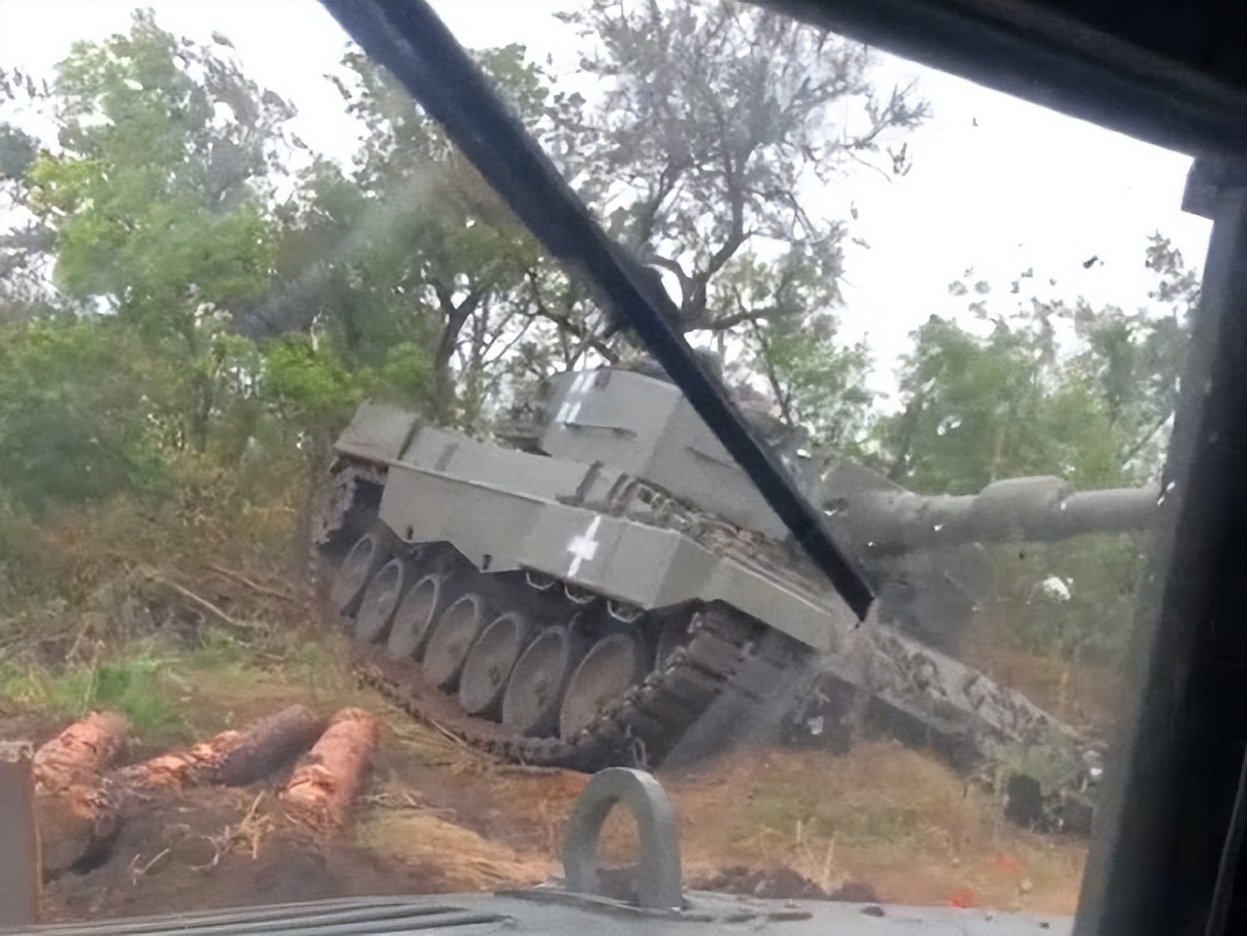 German military experts are too thieves! Seeing that the Leopard tank ...