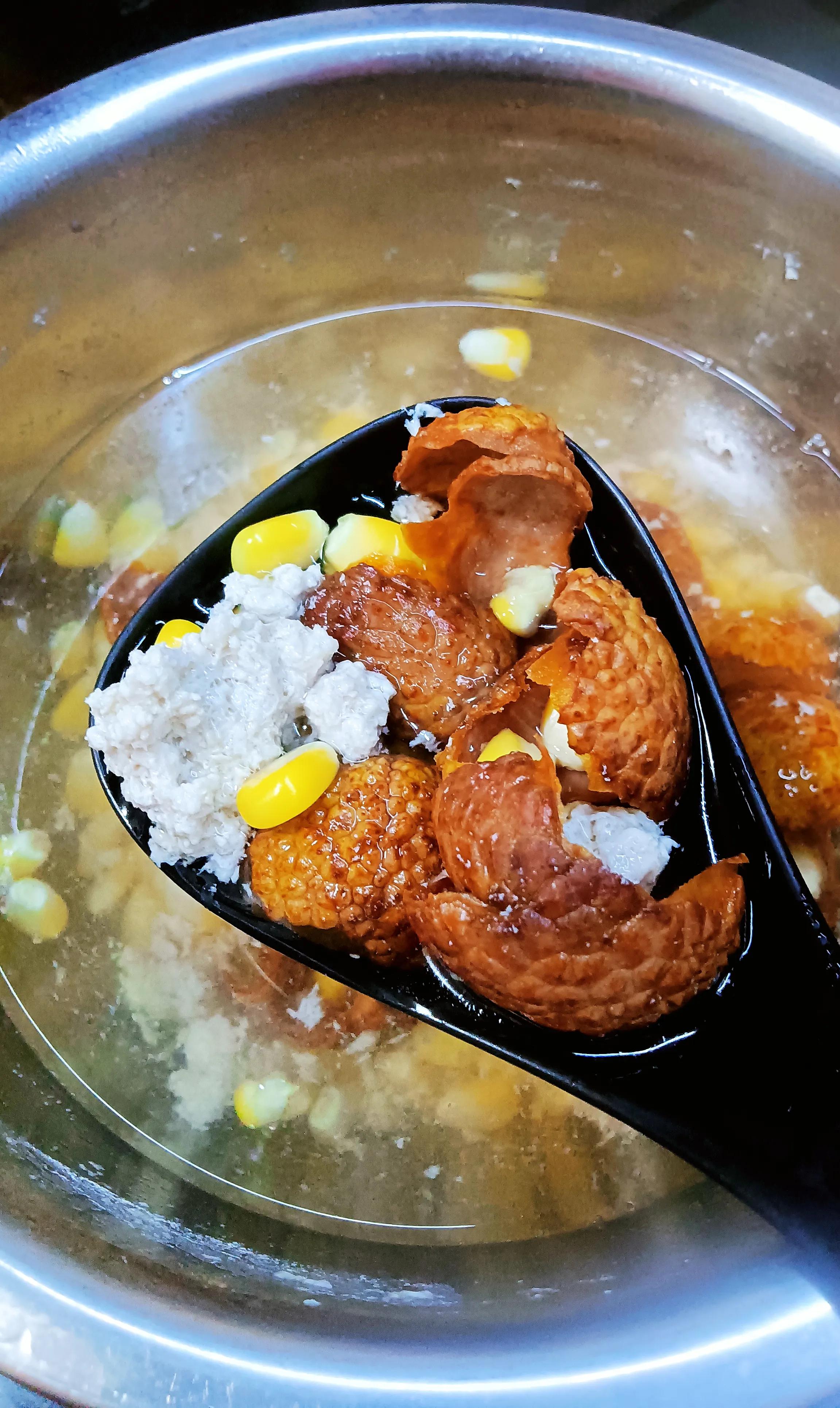 Lychee Peel Pork Foam Soup - iNEWS