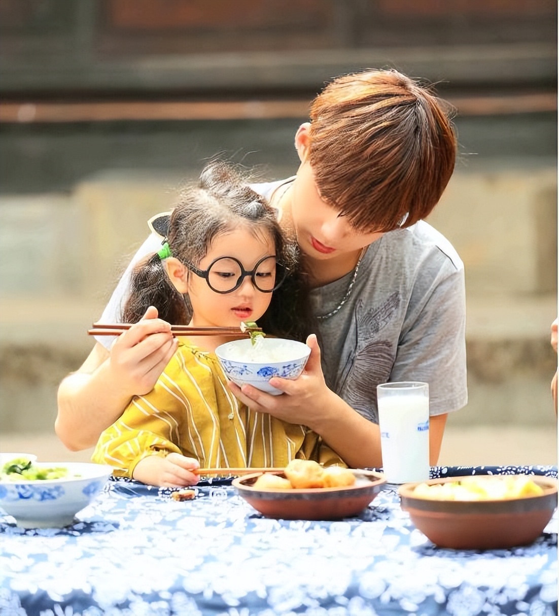 "Brother to make money" Alalei: The father and daughter CP of Dong Li's ...