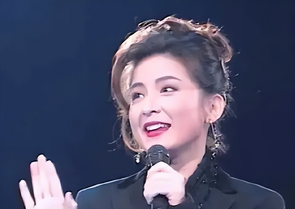 The 65-year-old singer has never been married, has no children, and has ...