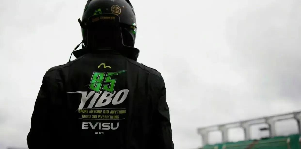 Wang Yibo is an extreme sports fanatic, a passionate boy on stage, and ...