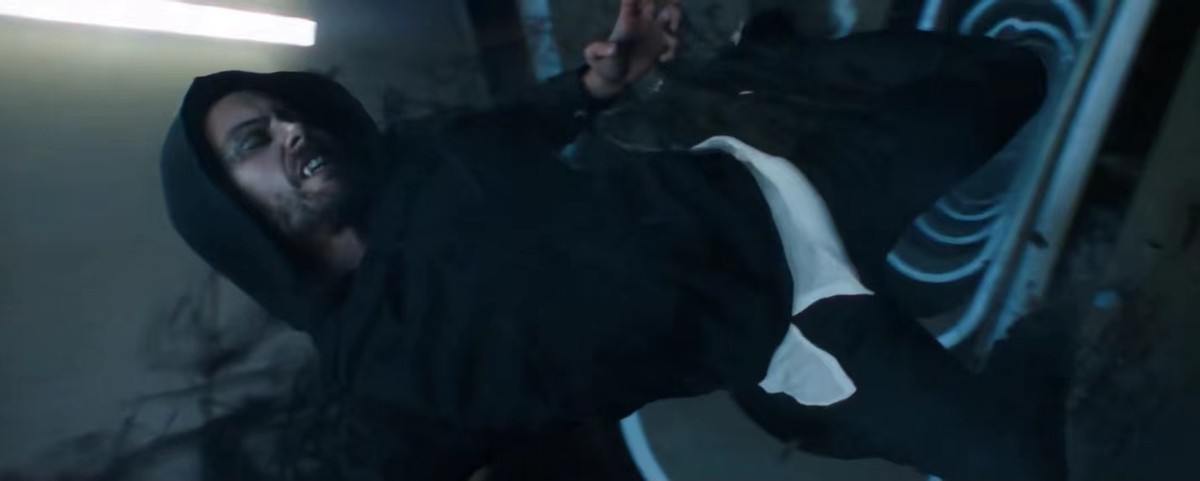 Master Leto, 50, showed up at Fashion Week in a plaid suit, wearing ...