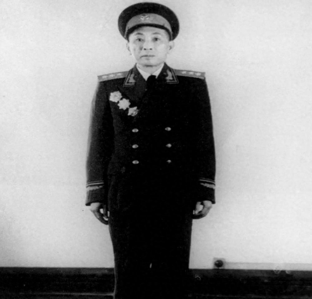 In 1989, General Ye Fei visited the Philippines and met his biological ...