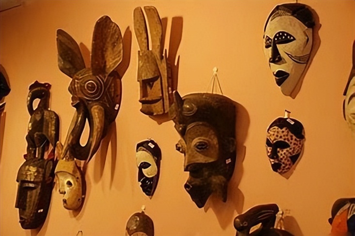 What is the symbolism of African mask culture? What is the connection ...