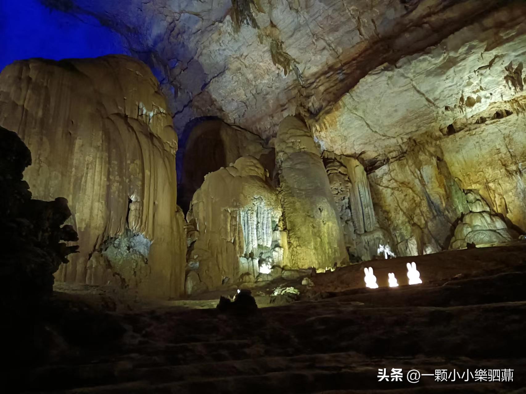 Zhijin Cave—Karst landscape in various poses and with different ...