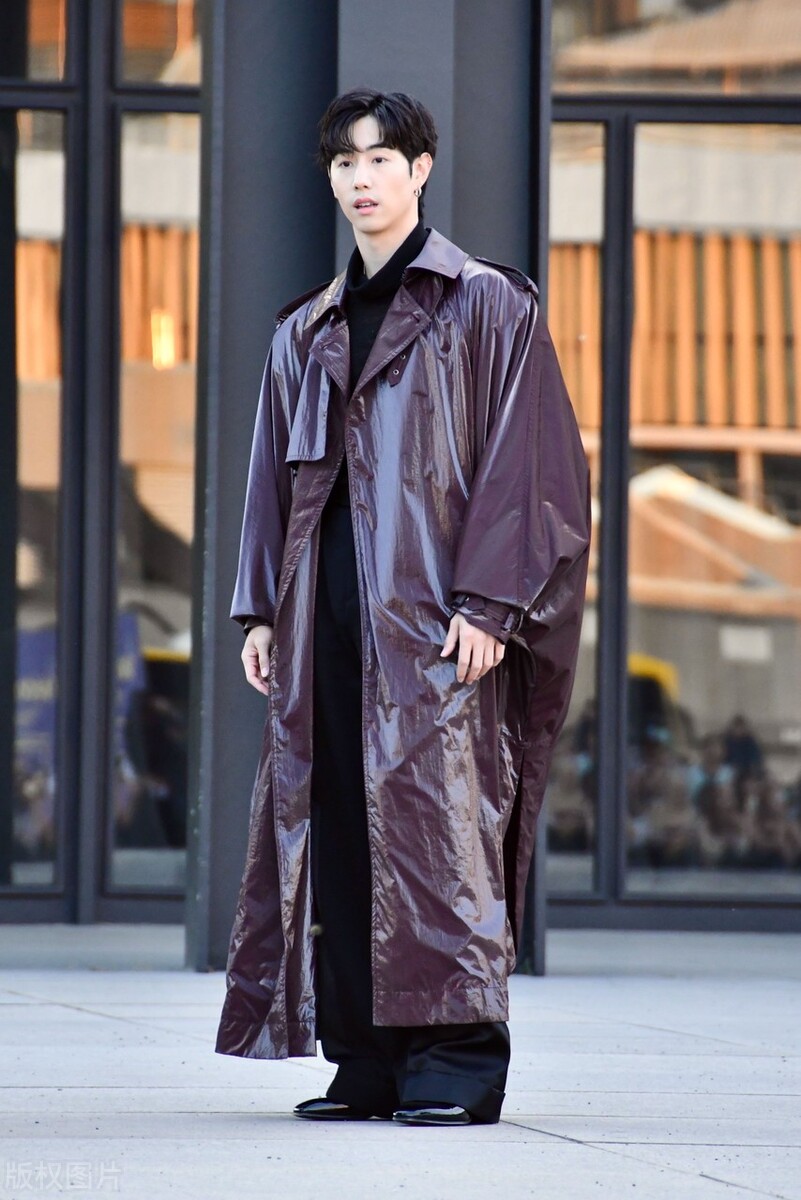 Li Yongqin is sexy and charming in the show, Duan Yien, Yin Jinghan ...