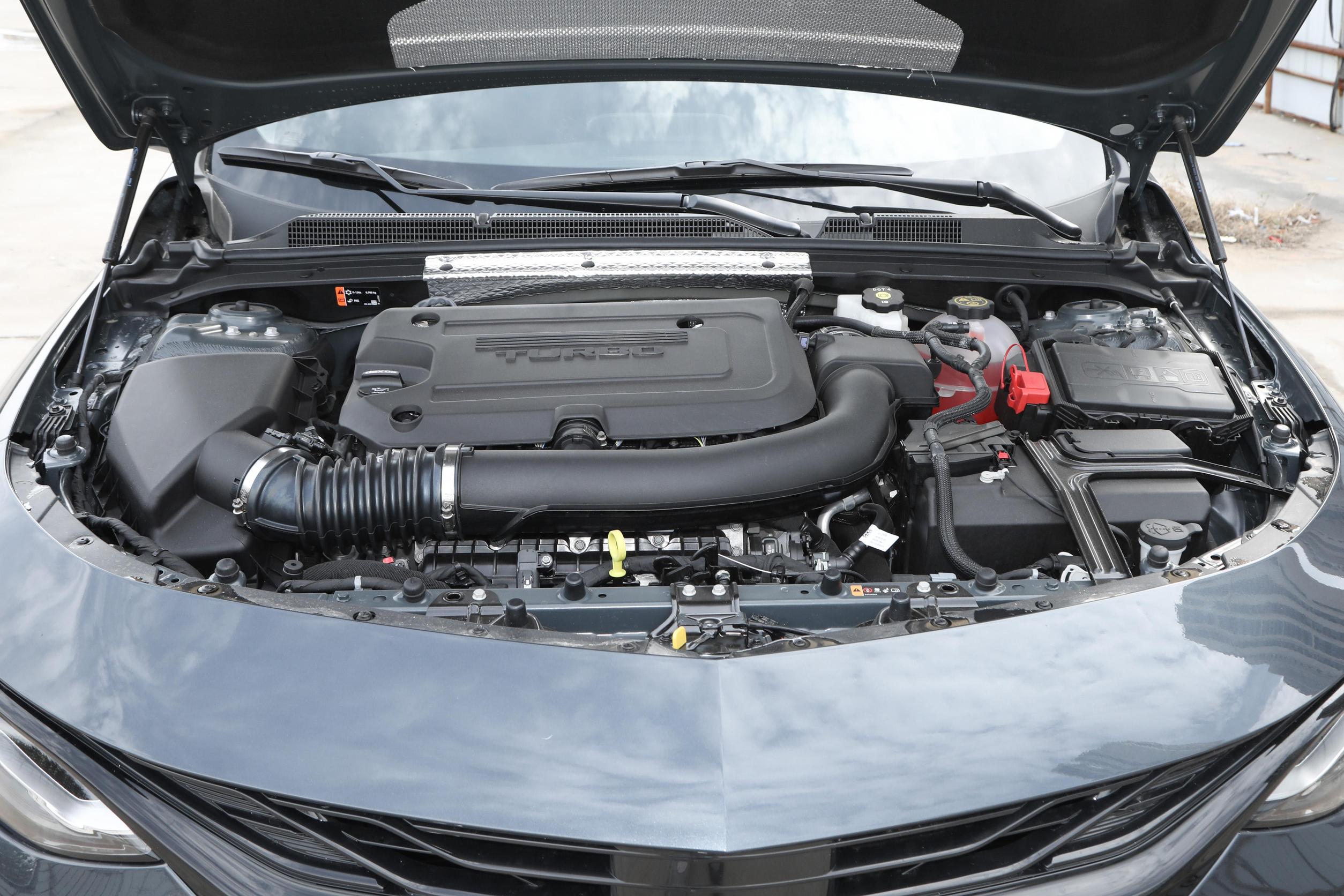 Chevrolet wakes up!Upgraded conjoined large screen + new car system ...