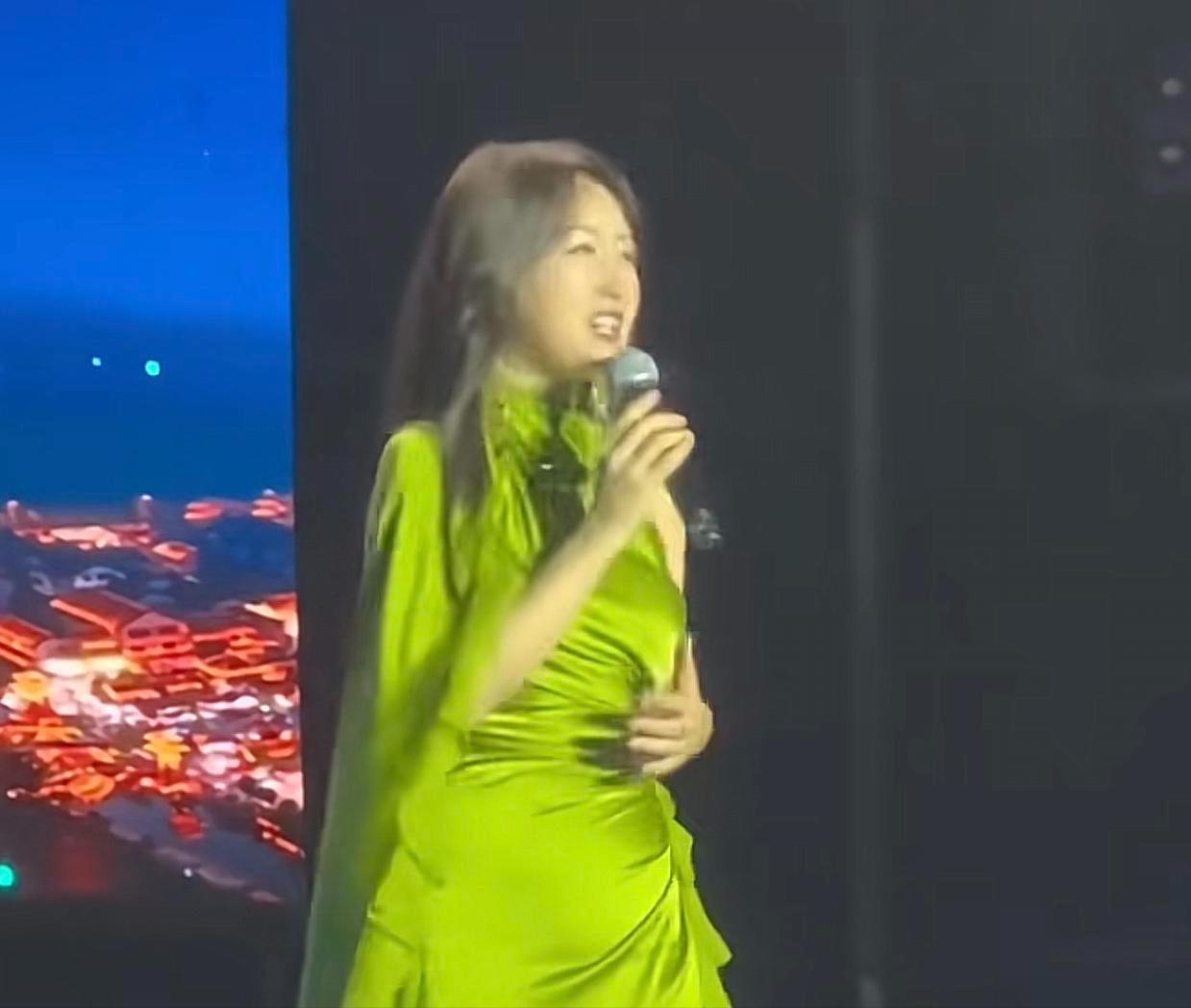 Sweet song queen Yang Yuying: After becoming famous, she fell in love ...