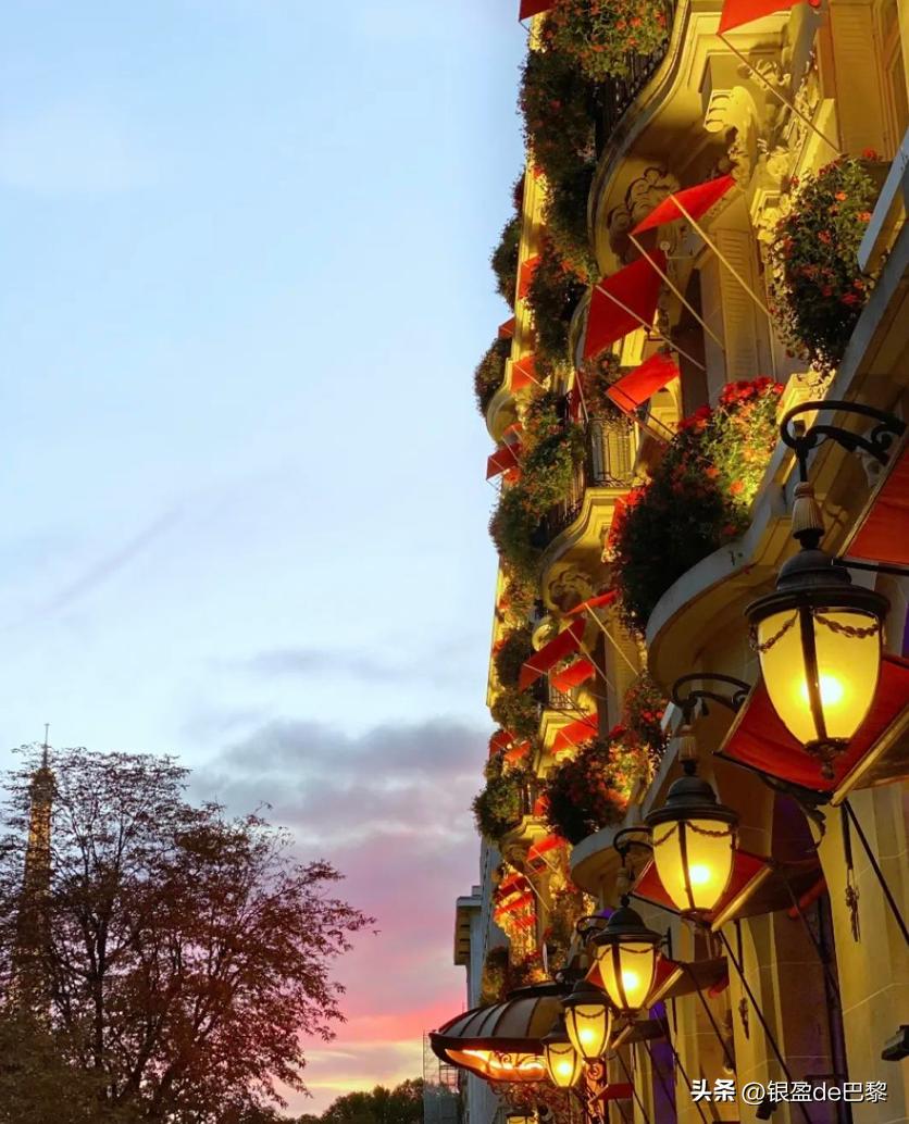 "Golden Triangle" in the 8th arrondissement of Paris - iNEWS