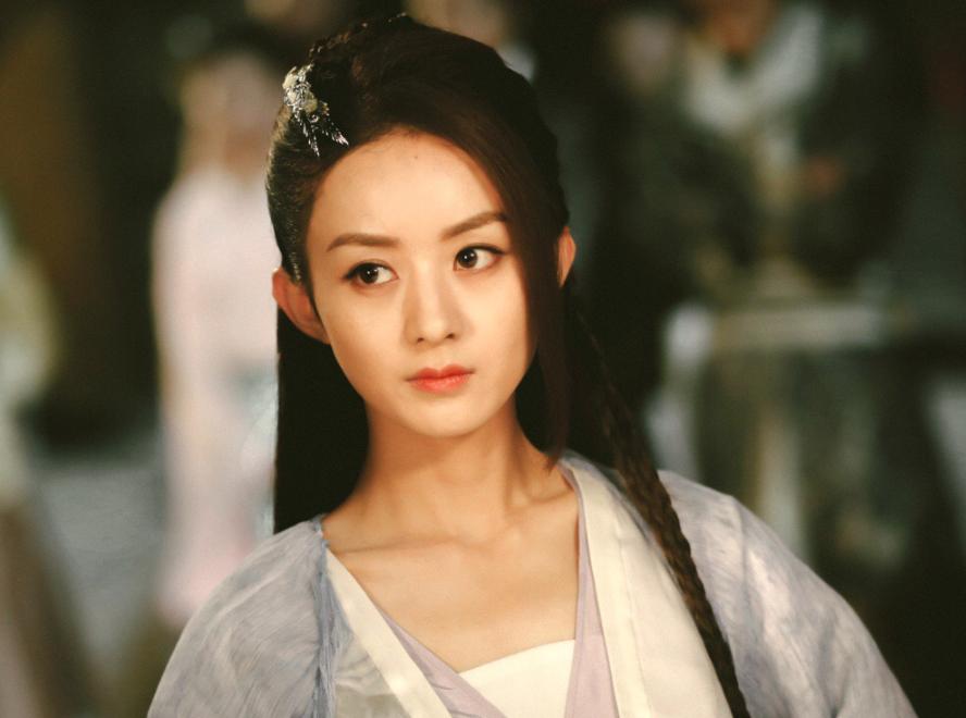 "Counterattack comeback" Zhao Liying, Harper's Bazaar sits firmly in the c seat, and the two red ...