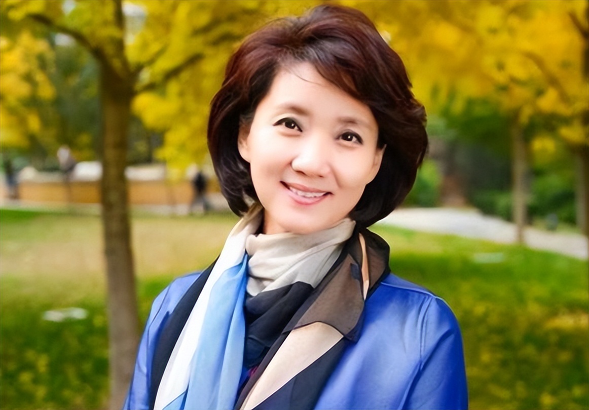 Li Xiuping: Known as the "Chief Host" of CCTV, he married a man ten ...